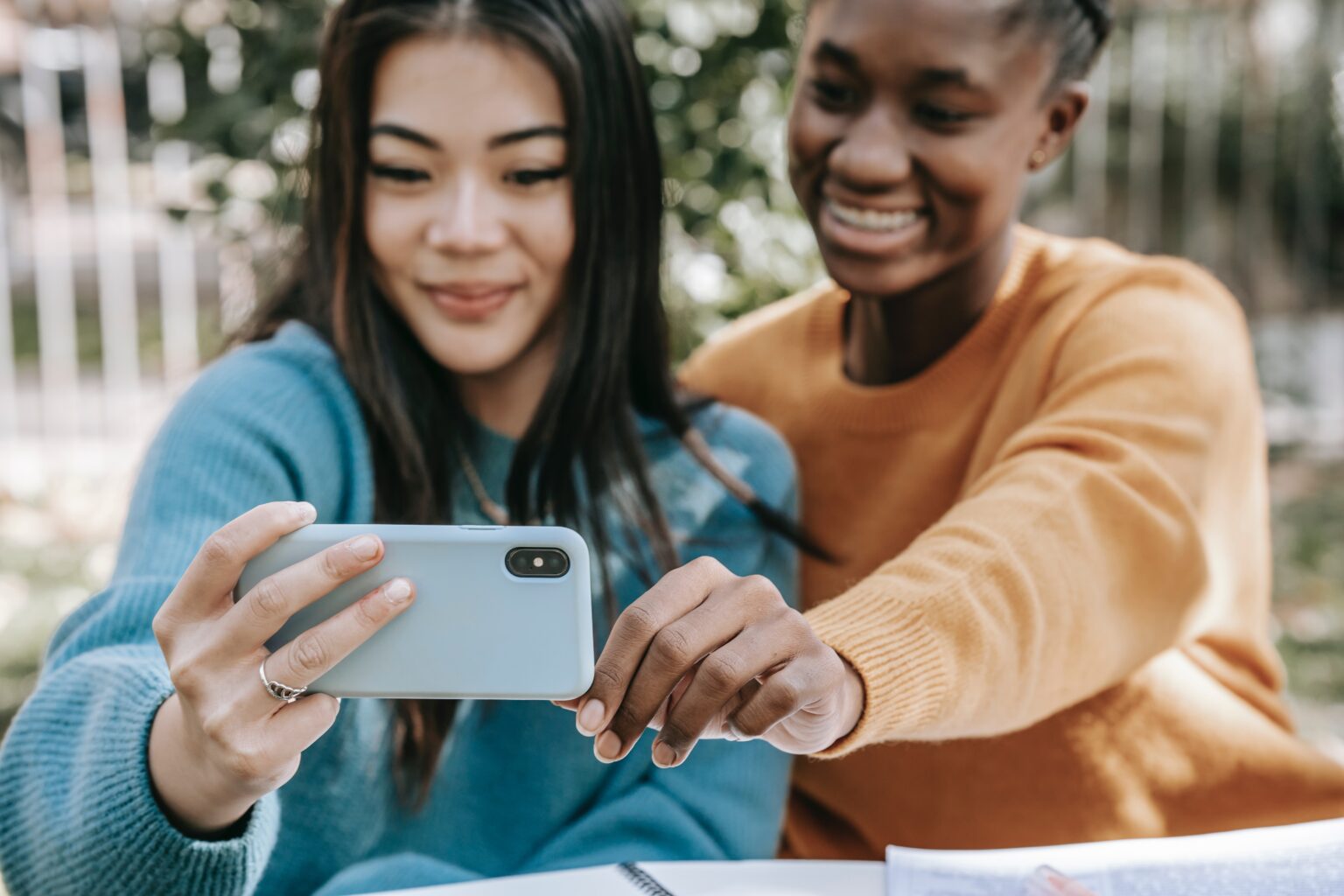 How to use social media without hurting your mental health 🩹 - The ...